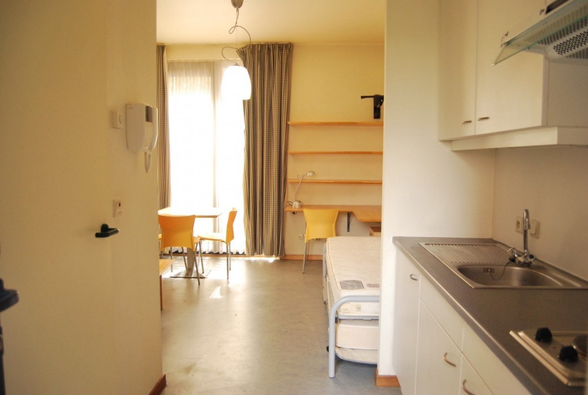 Kot Brussel - Studio van 26 m2 aan de Sint-Laurensstraat voor € 580 per ...