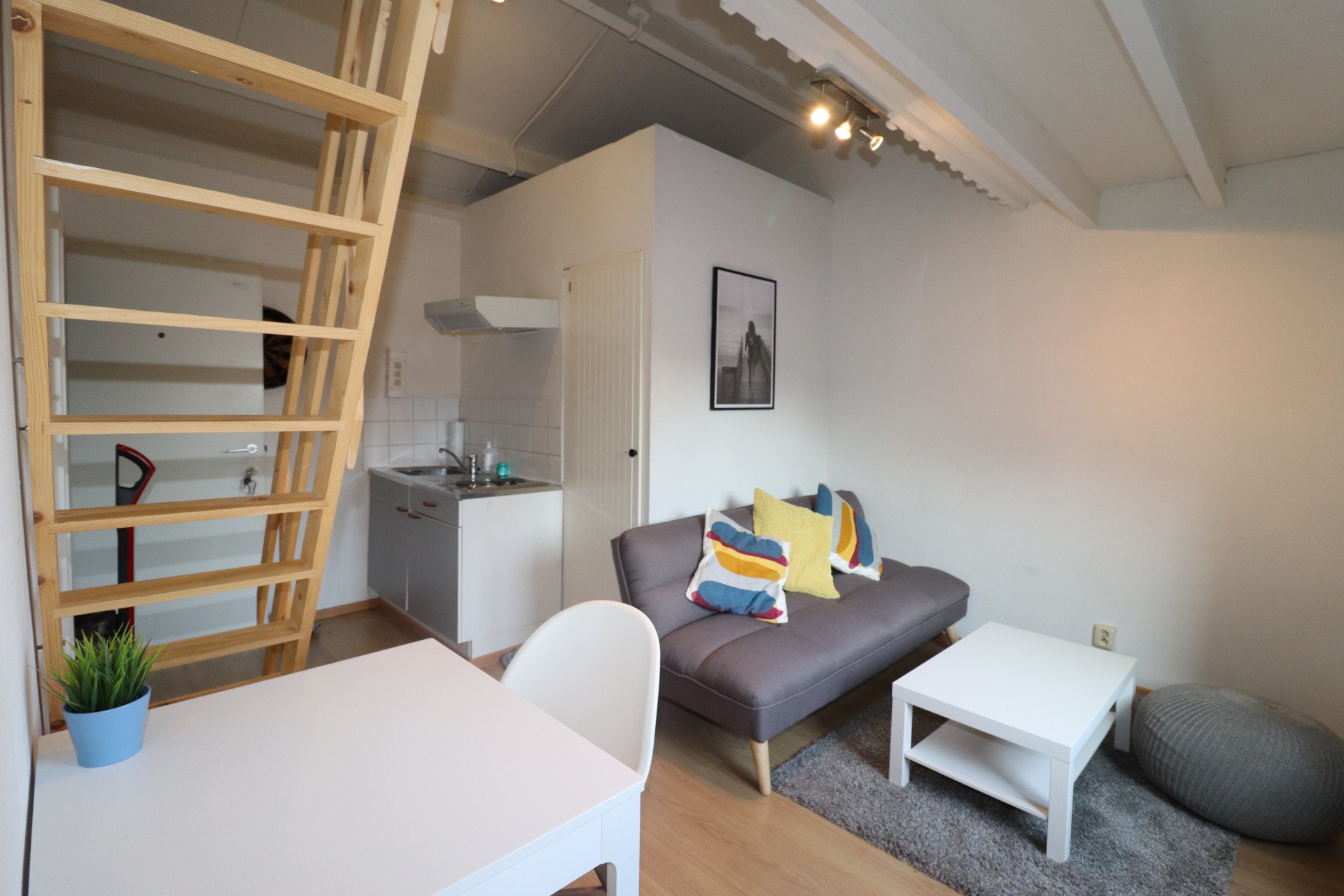 Kot Gent - Studio van 25 m2 aan de Sint Pietersnieuwstraat voor € 764 ...