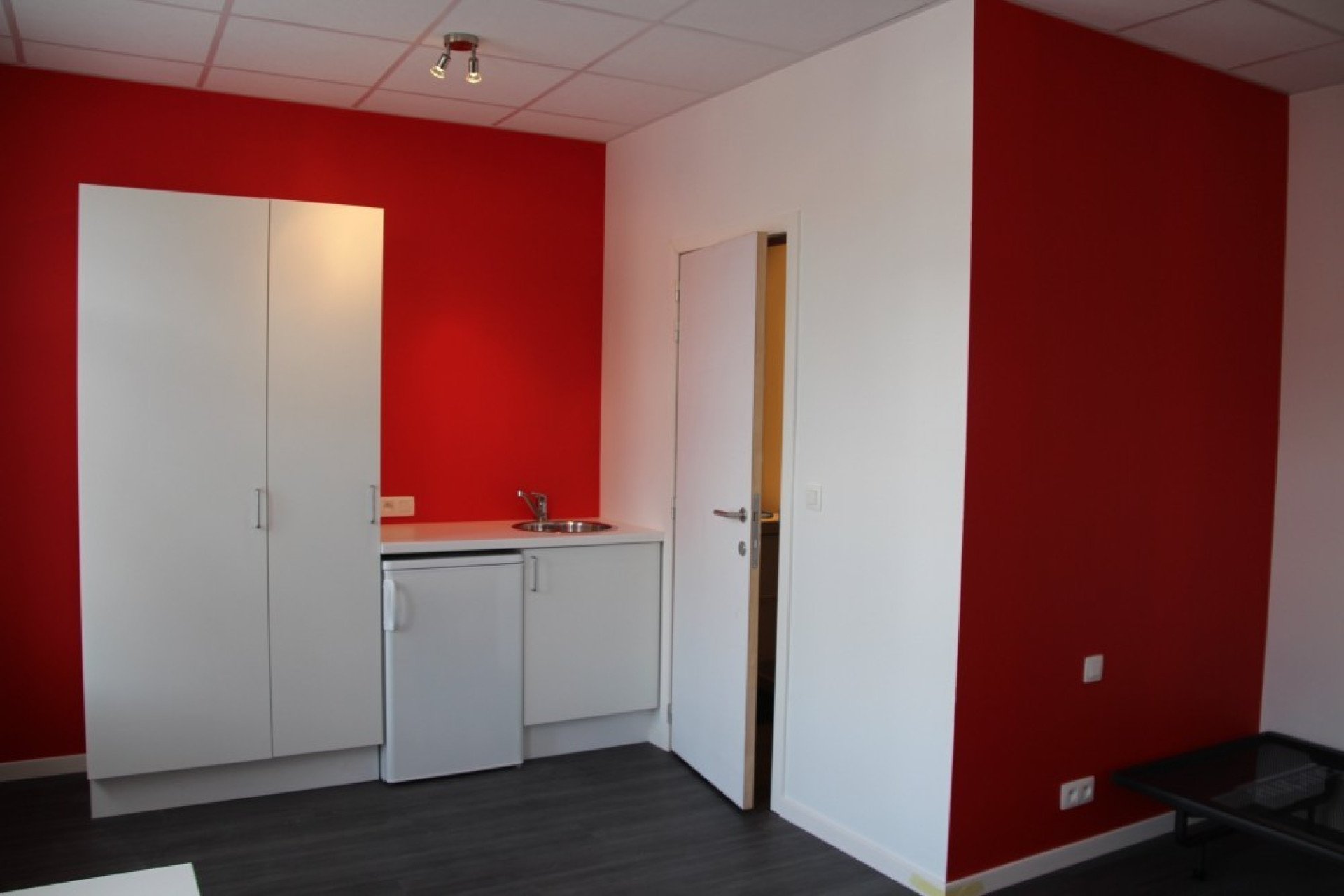 Kot Kortrijk - Kot van 22 m2 aan de Doornikselaan voor € 530 per maand ... Kot Kortrijk - Kot van 22 m2 aan de Doornikselaan voor € 530 per maand ...